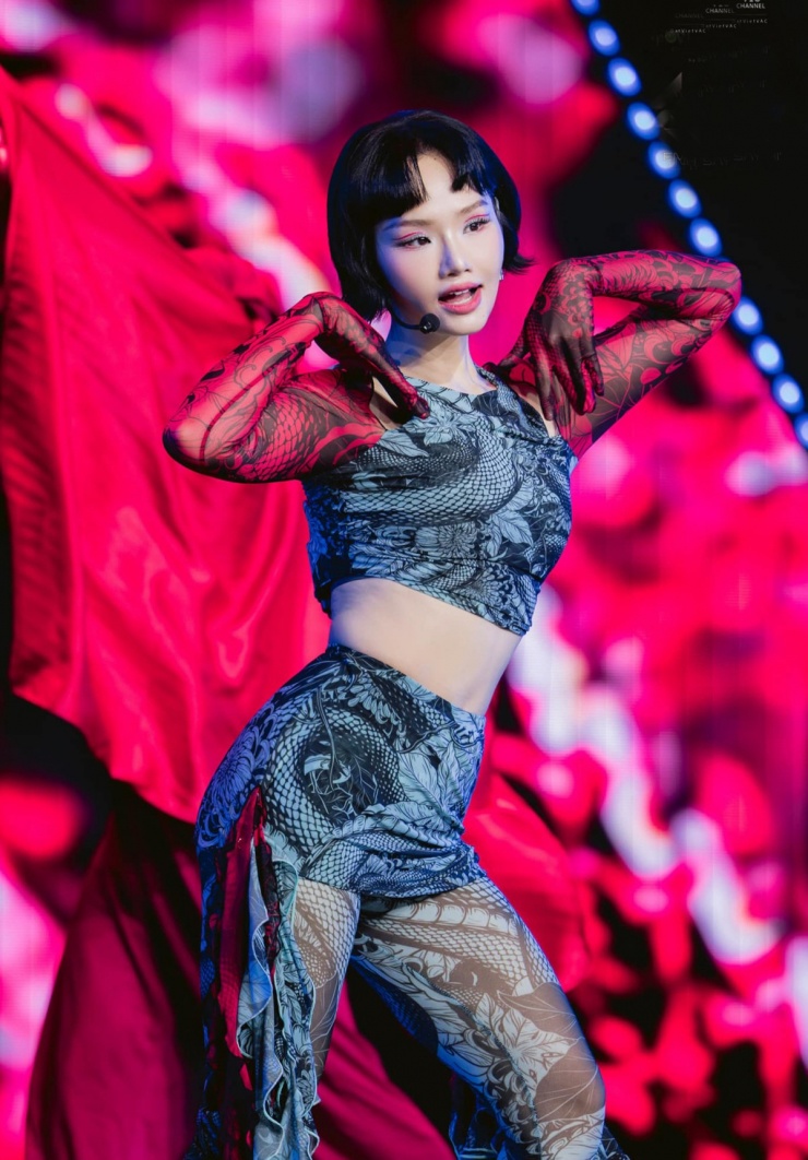 Miu Lê gây chú ý tại 'Em xinh say hi'