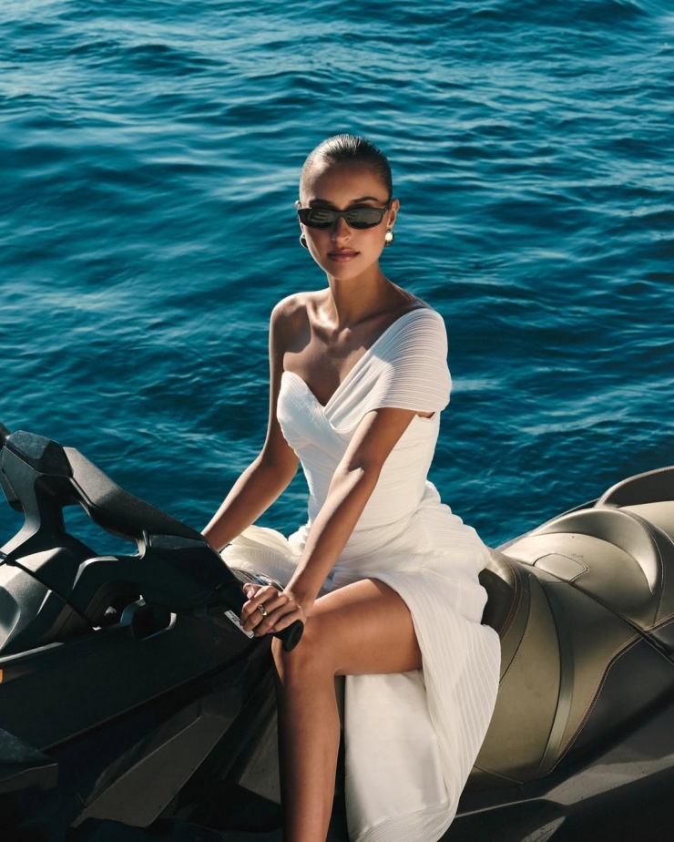 Sắc vóc bạn gái 'nam thần F1' Leclerc