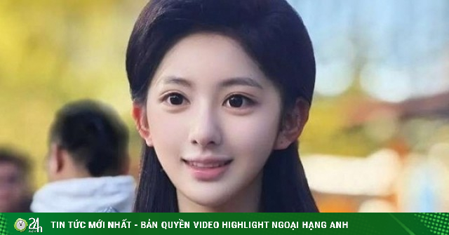 Cô gái bị giám thị yêu cầu tẩy trang 5 lần 'vì quá đẹp'