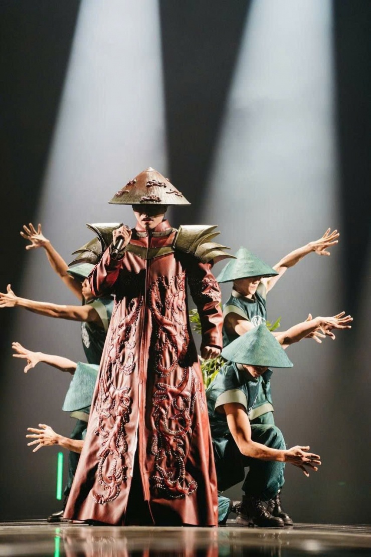 Lý do Đức Phúc vượt 22 nghệ sĩ quốc tế giành giải thưởng 9 tỷ đồng tại Nga