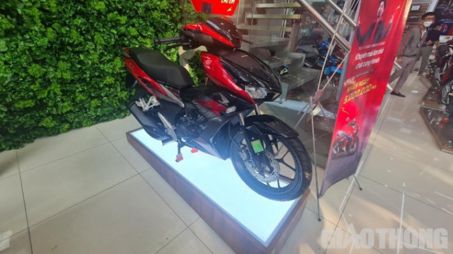 Giá xe Winner X tháng 11/2021: Giảm tới 18 triệu đồng tại đại lý