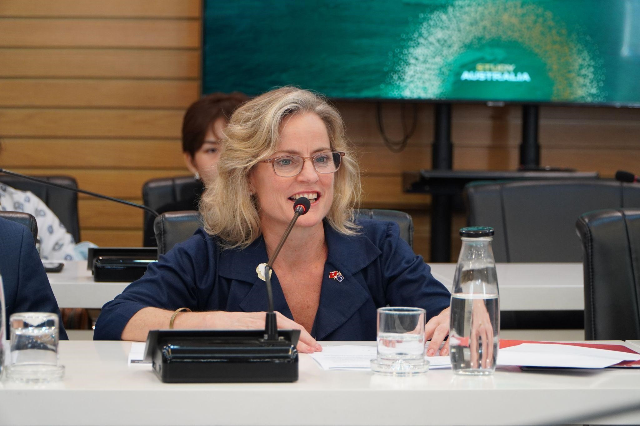 Tháng sự kiện Shine With Australia cung cấp thông tin du học Australia ...