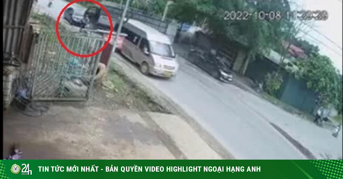Clip: Xe tải gây họa, tông cực mạnh 2 ô tô con liên tiếp