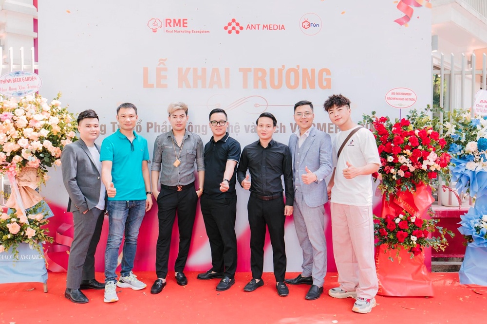 CEO Lee Dzung: "Hãy cứ sống và làm theo đam mê của bản thân”