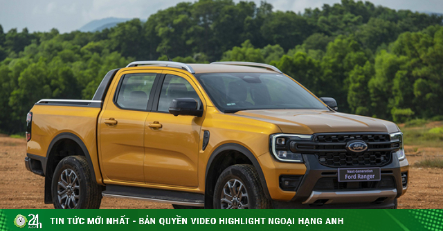 Giá xe Ford Ranger niêm yết và lăn bánh tháng 11/2022