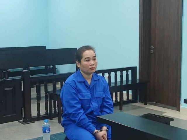 Tạm giữ chủ nhà nuôi nhân viên nữ để bán dâm