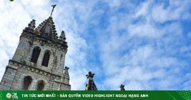 Thánh đường đá trăm tuổi ở vựa lúa xứ Nghệ