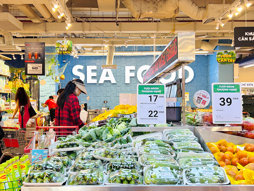 Bùng nổ đại tiệc sinh nhật WinMart 10 tuổi cùng đại sứ WINNIE