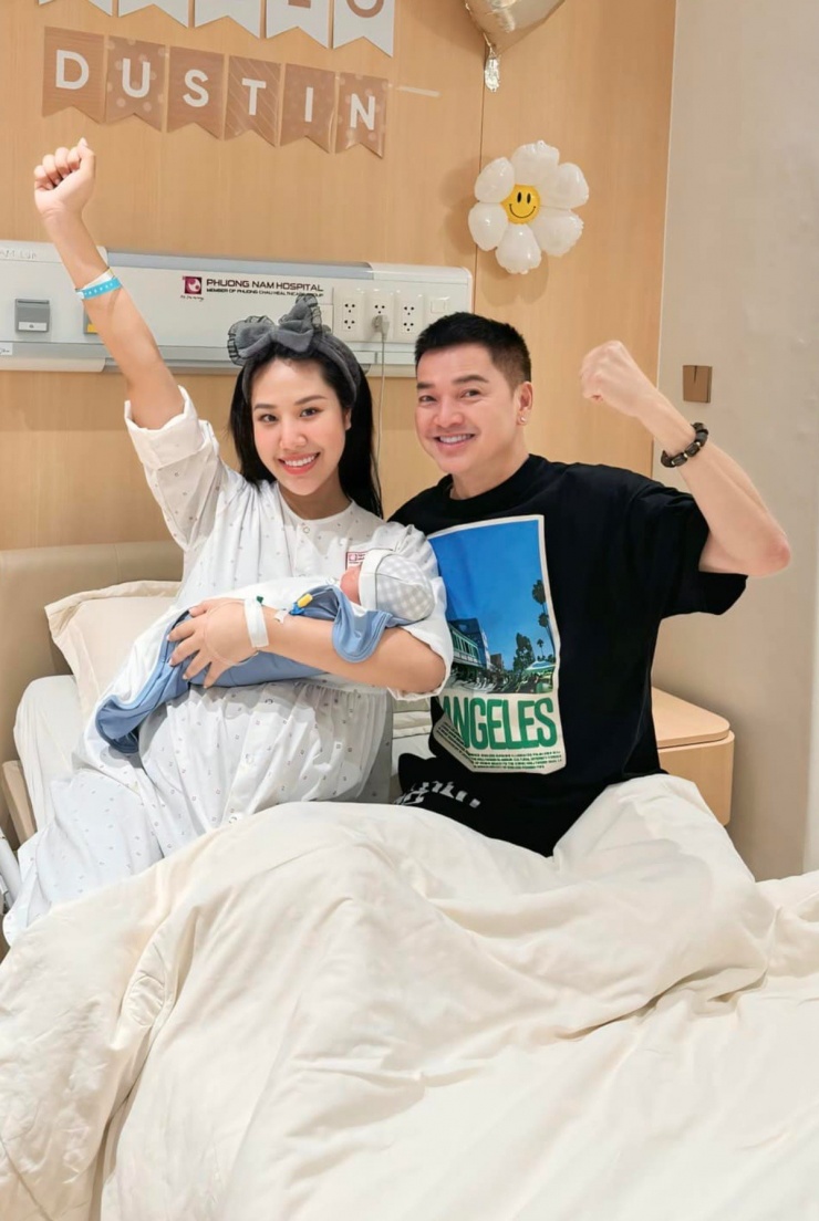 Cuộc sống bố bỉm sữa ở tuổi 65 của Quang Minh