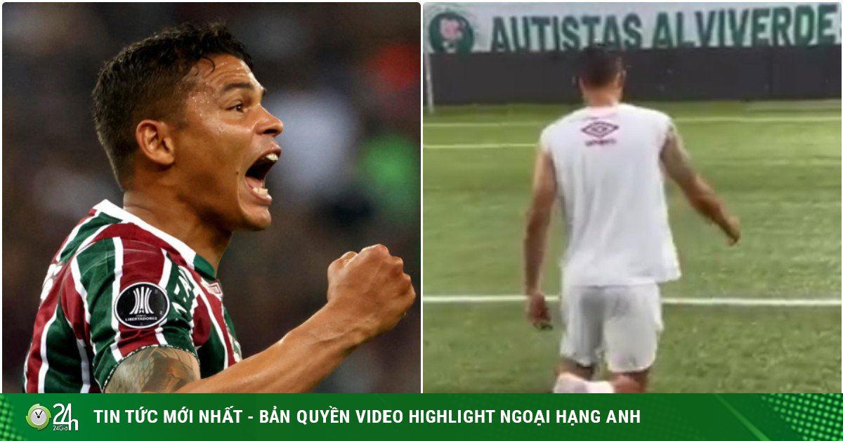 Khoảnh khắc đẹp bóng đá: Thiago Silva có hành động "lạ" khiến fan cảm động