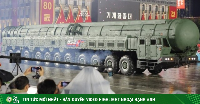 Chùm ảnh siêu tên lửa Hwasong-20 mạnh nhất thế giới mới lộ diện của ...