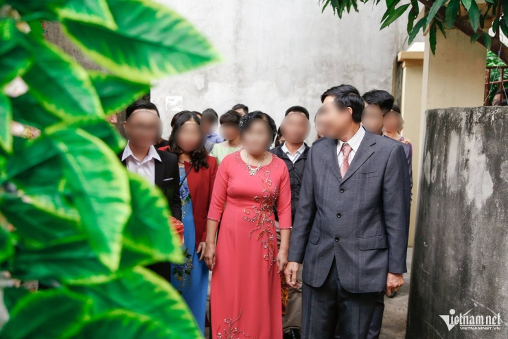 Đám cưới không vàng, không sính lễ, mẹ chồng nghèo tặng con dâu quà ...